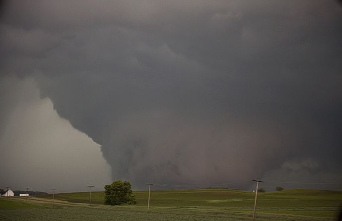 2010 Albert Lee Minnesota EF4 tornado (this picture shows the true ...